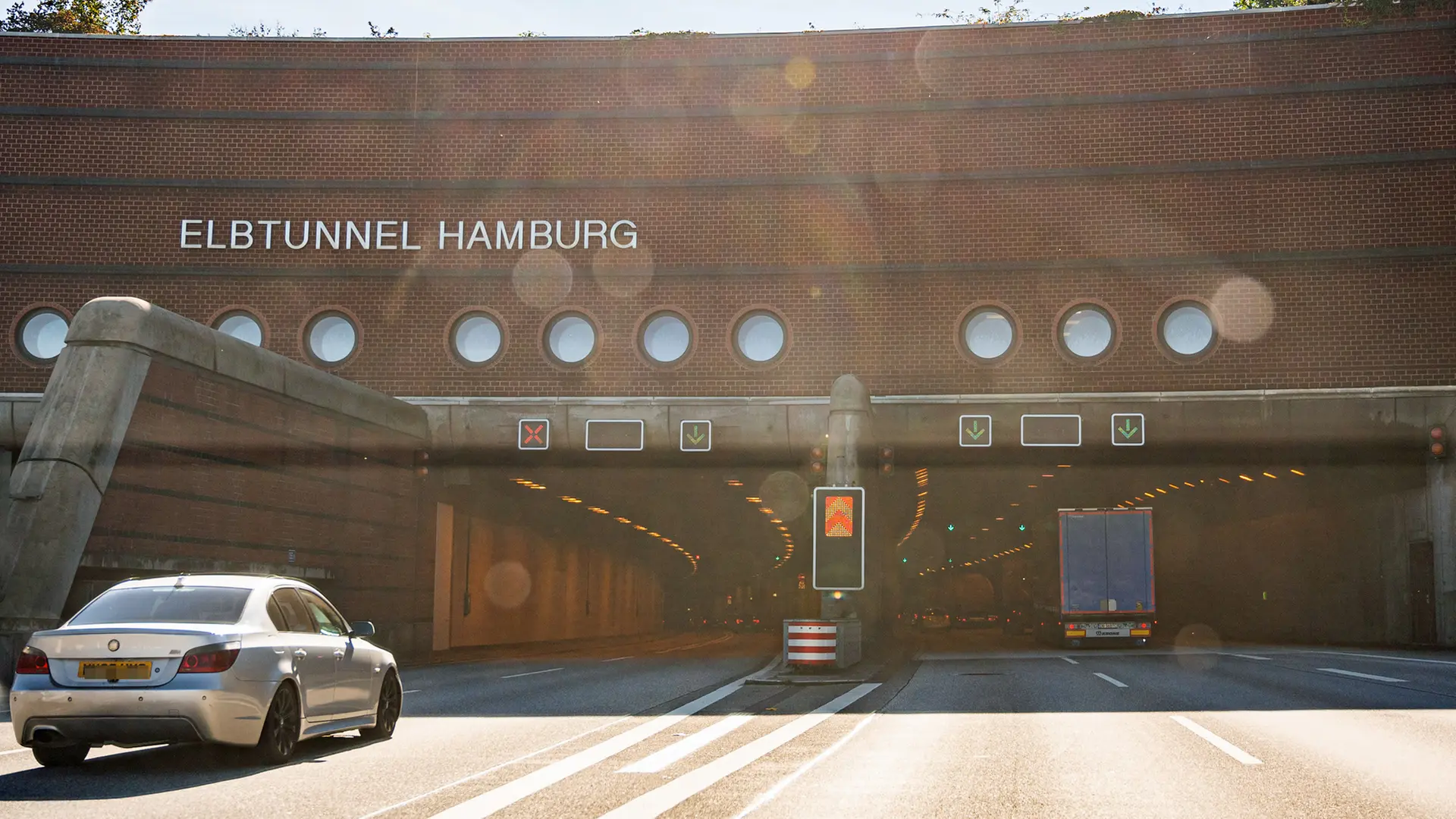 A7 und Elbtunnel in Hamburg nach Sperrung wieder frei | ndr.de