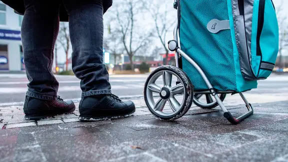 Bassum: Zwei Kinder nach Unfall auf glatter Straße verletzt | ndr.de
