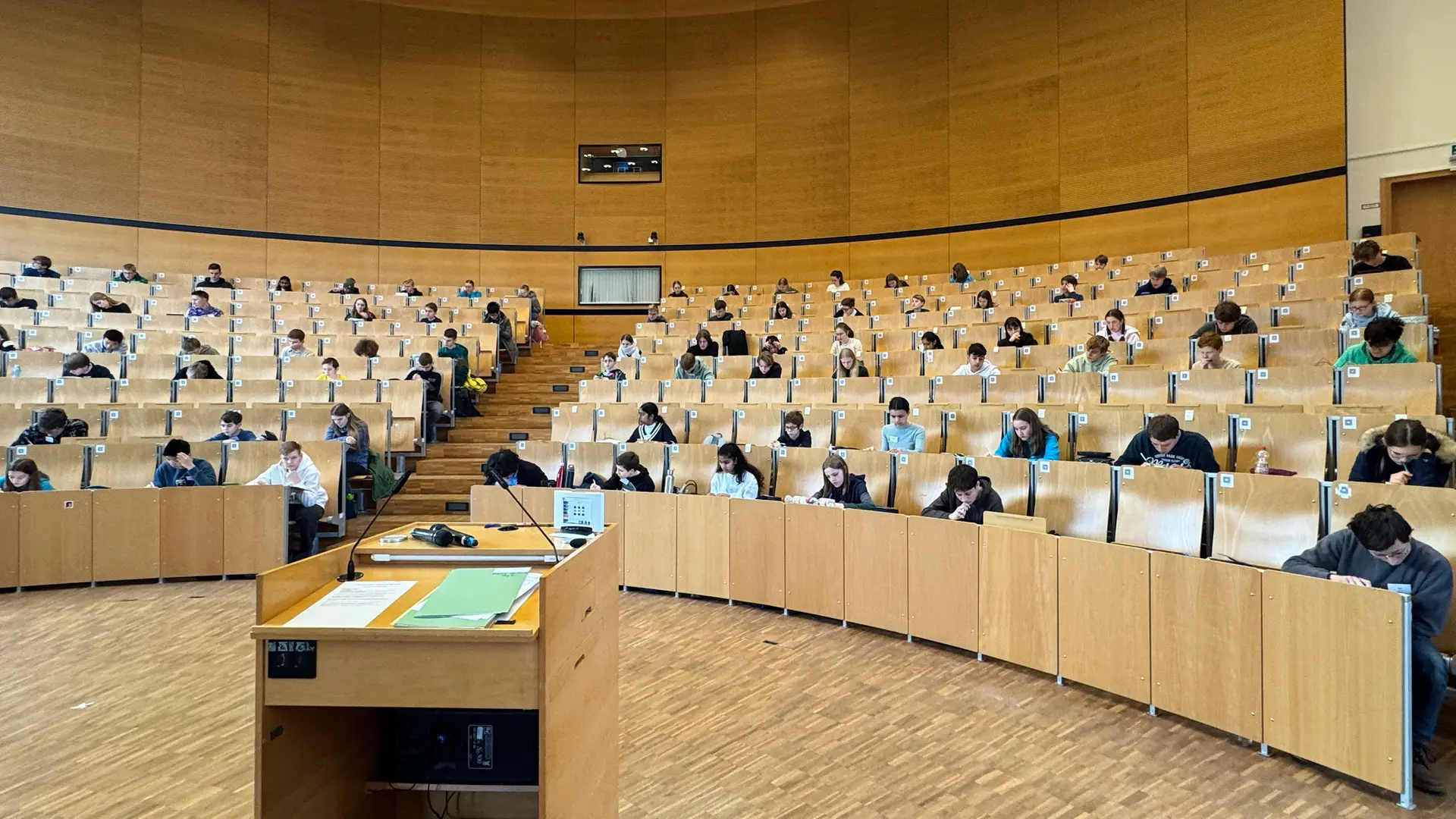 Start der Mathe-Olympiade an Flensburger Uni | ndr.de