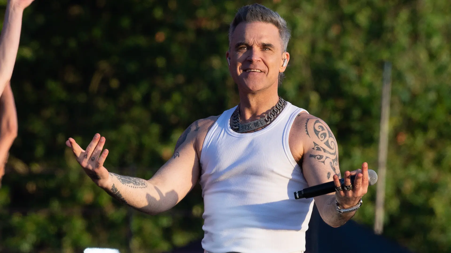 Robbie Williams: Entertainer, charmantes Großmaul, Womanizer | ndr.de