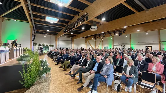 Messerangriff auf Klinikpersonal: 23-Jähriger kommt in Psychiatrie | ndr.de