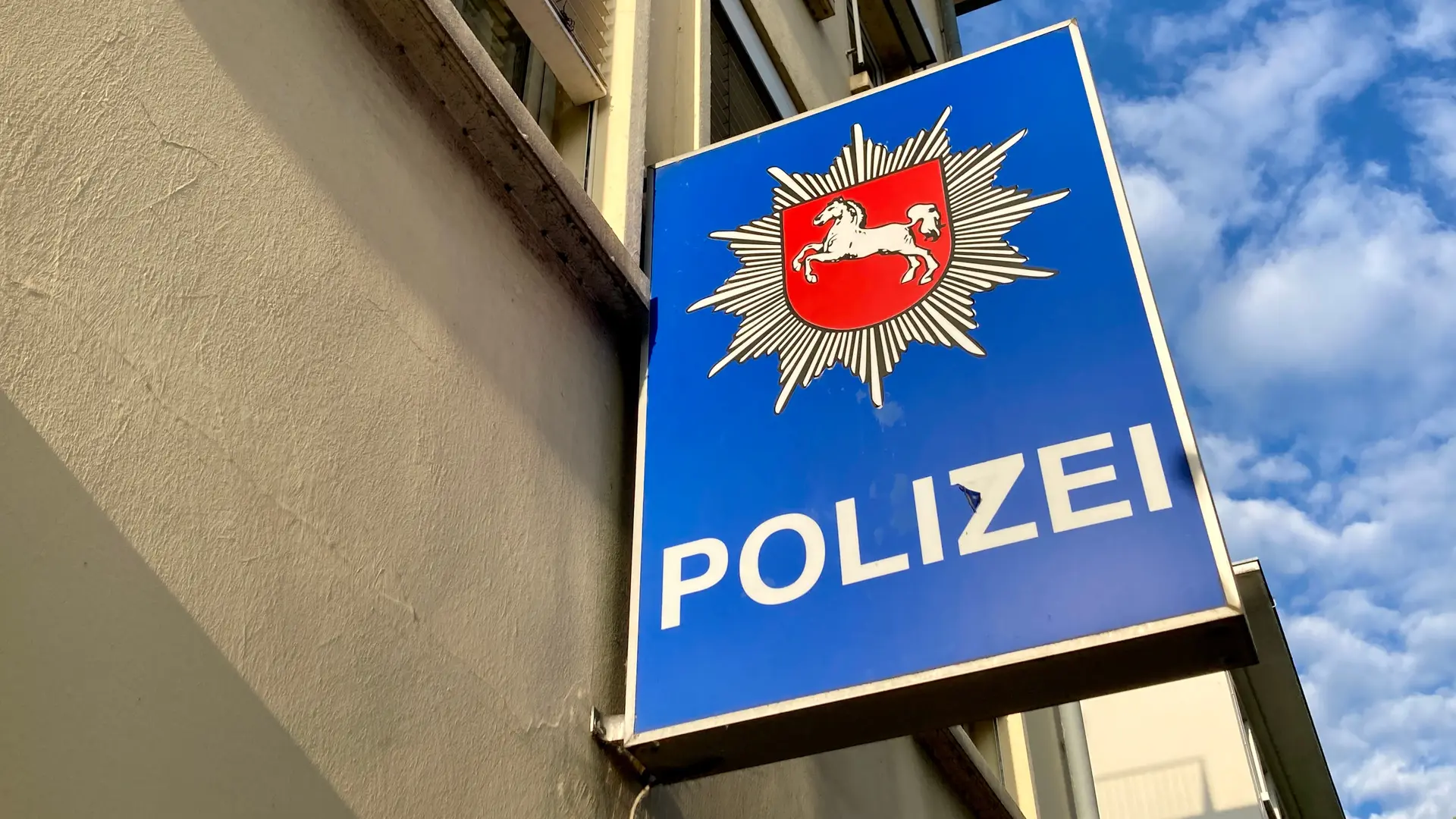 Bombendrohung in Disco in Melle: Fahndung nach Täter mit Audiodatei ...