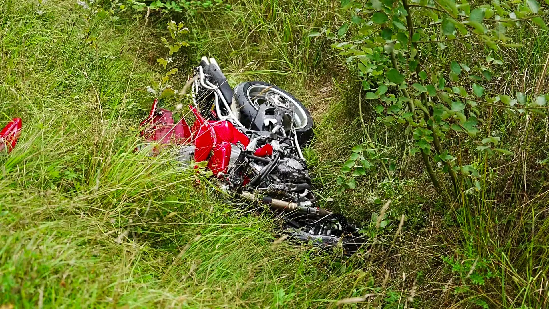 Motorradfahrer bei Verkehrsunfall in Hatten lebensgefährlich verletzt | ndr.de