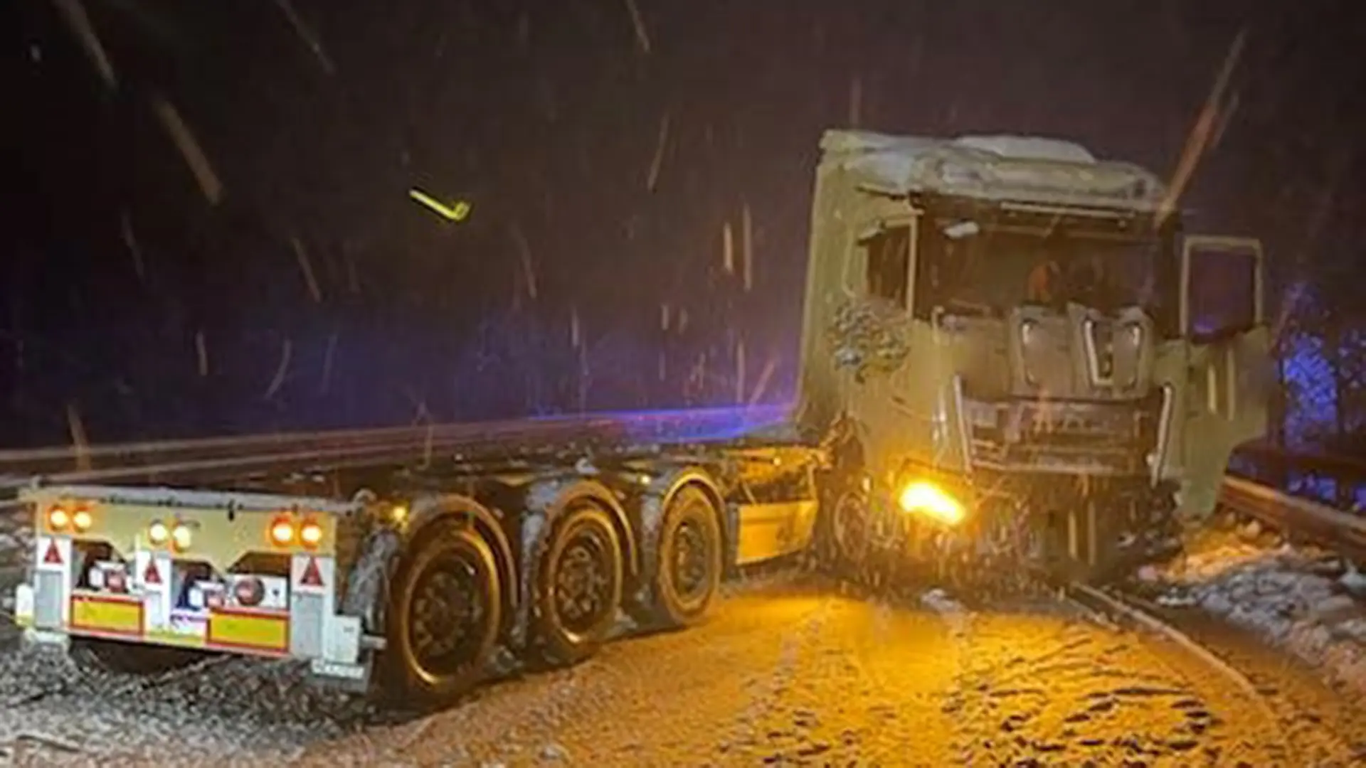 Lkw-Unfall sorgt für Teil-Sperrung der A27 bei Cuxhaven | ndr.de