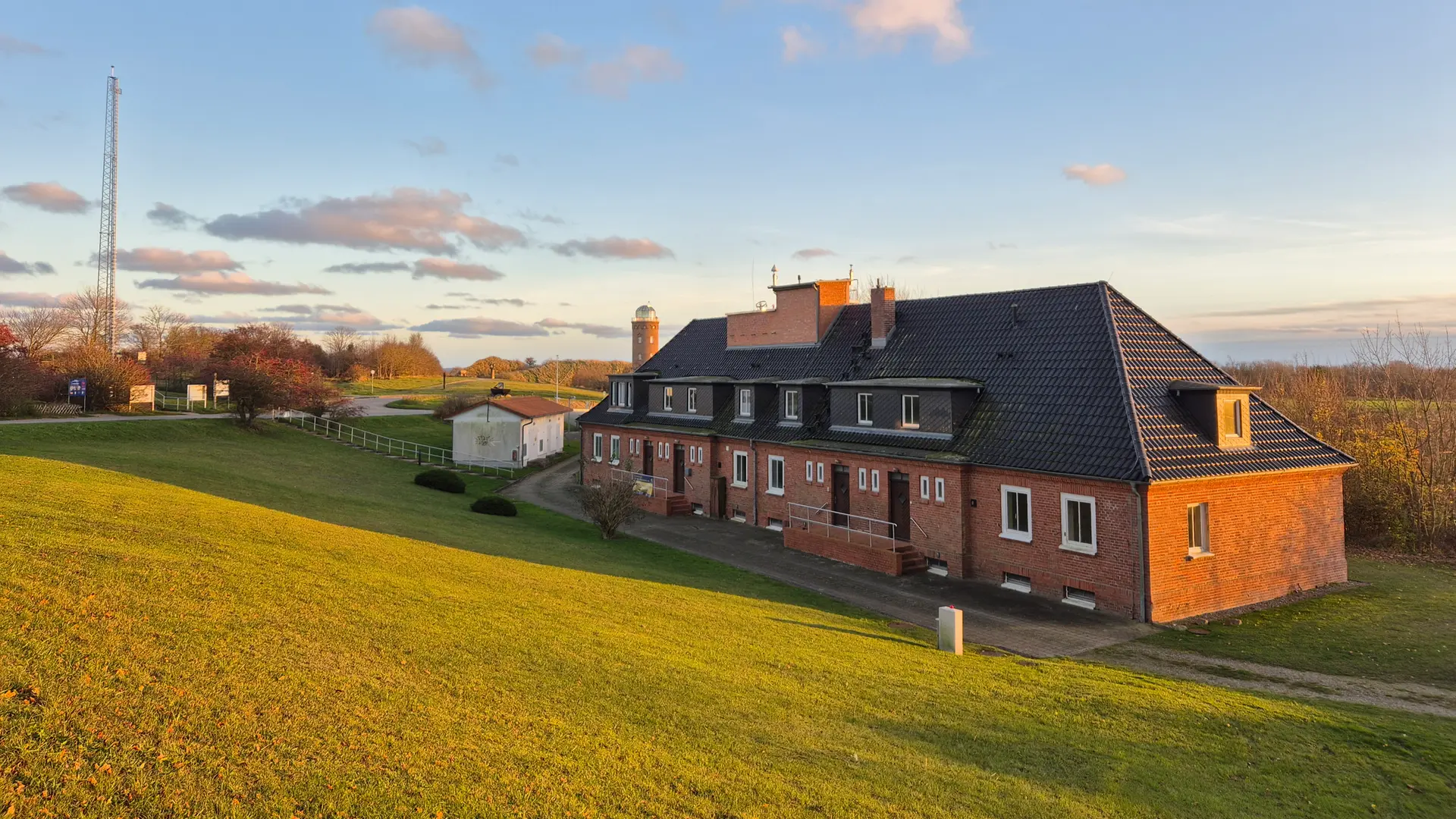 Kap Arkona: Wetterwarte für 462.000 Euro versteigert | ndr.de