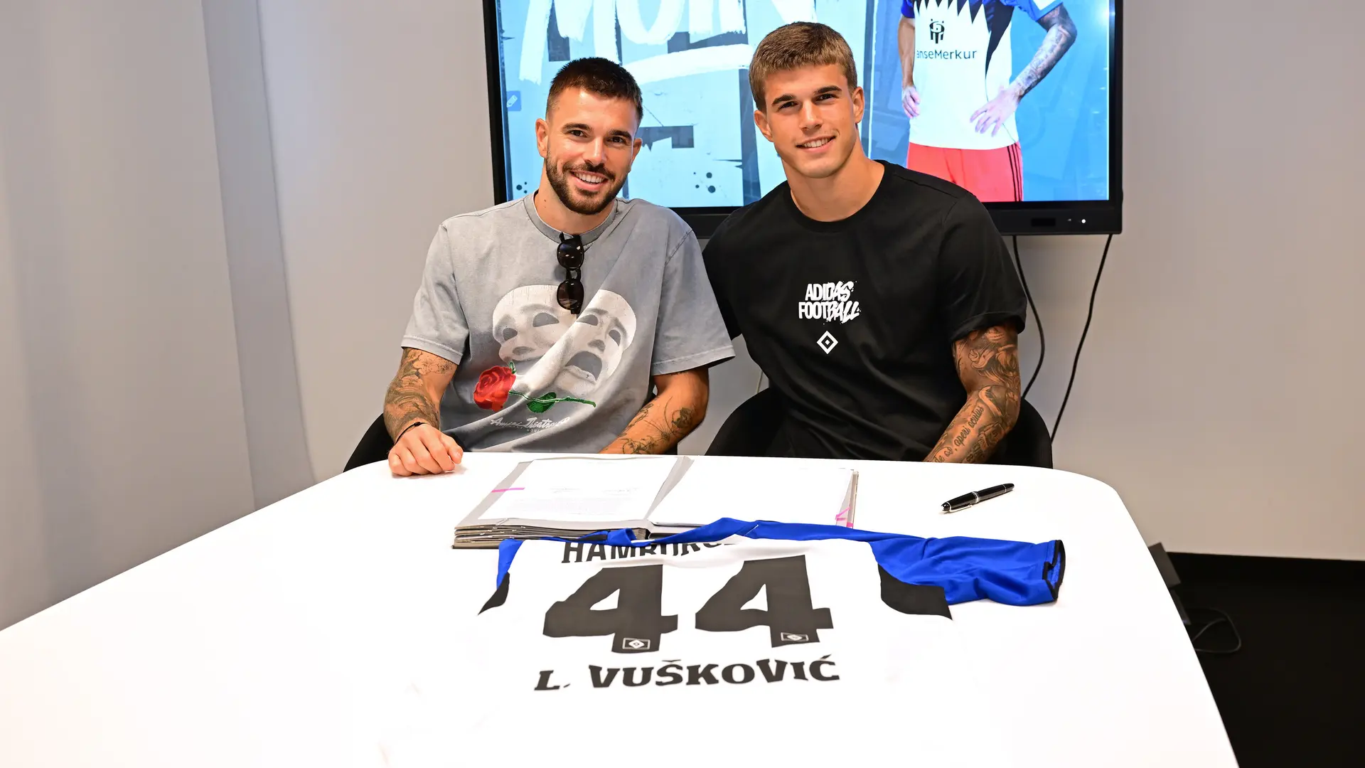 Neuer Verteidiger: HSV leiht Vuskovic-Bruder Luka aus | ndr.de