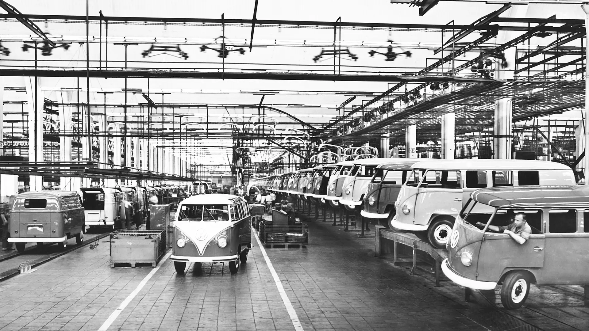 VW-Bulli: Produktion im neuen Werk in Hannover ab 1956 | ndr.de