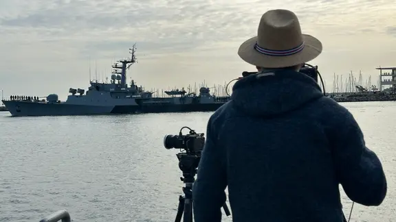 Baltops startet in Rostock: Das Auslaufen der Kriegsschiffe in Bildern ...