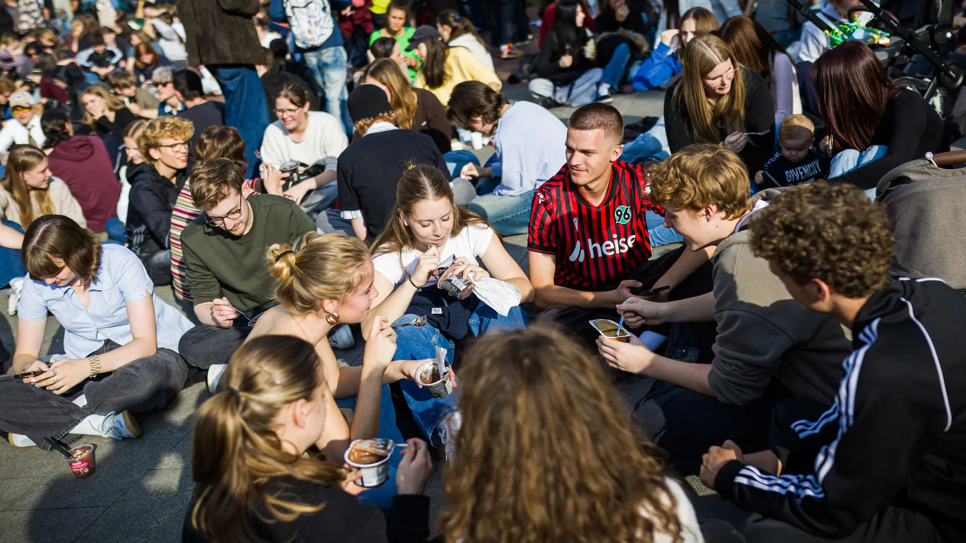 Pudding mit der Gabel essen: Trend-Event erreicht Hannover | ndr.de