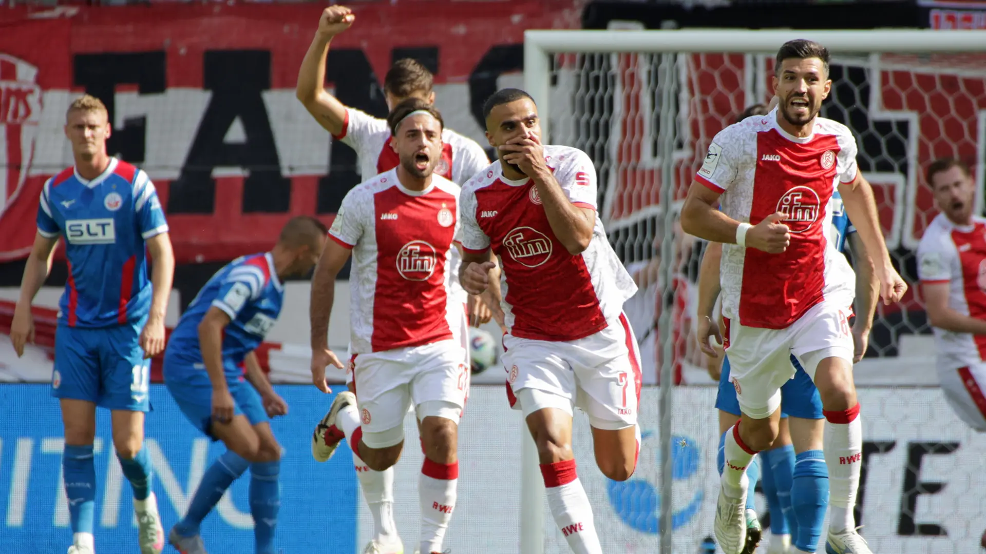 Nach der Gala eine Klatsche - Hansa Rostock in Essen ohne Chance | ndr.de