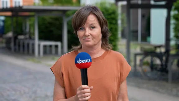 Cyclone-yedit:illuxtrandy_official if the photos blow away