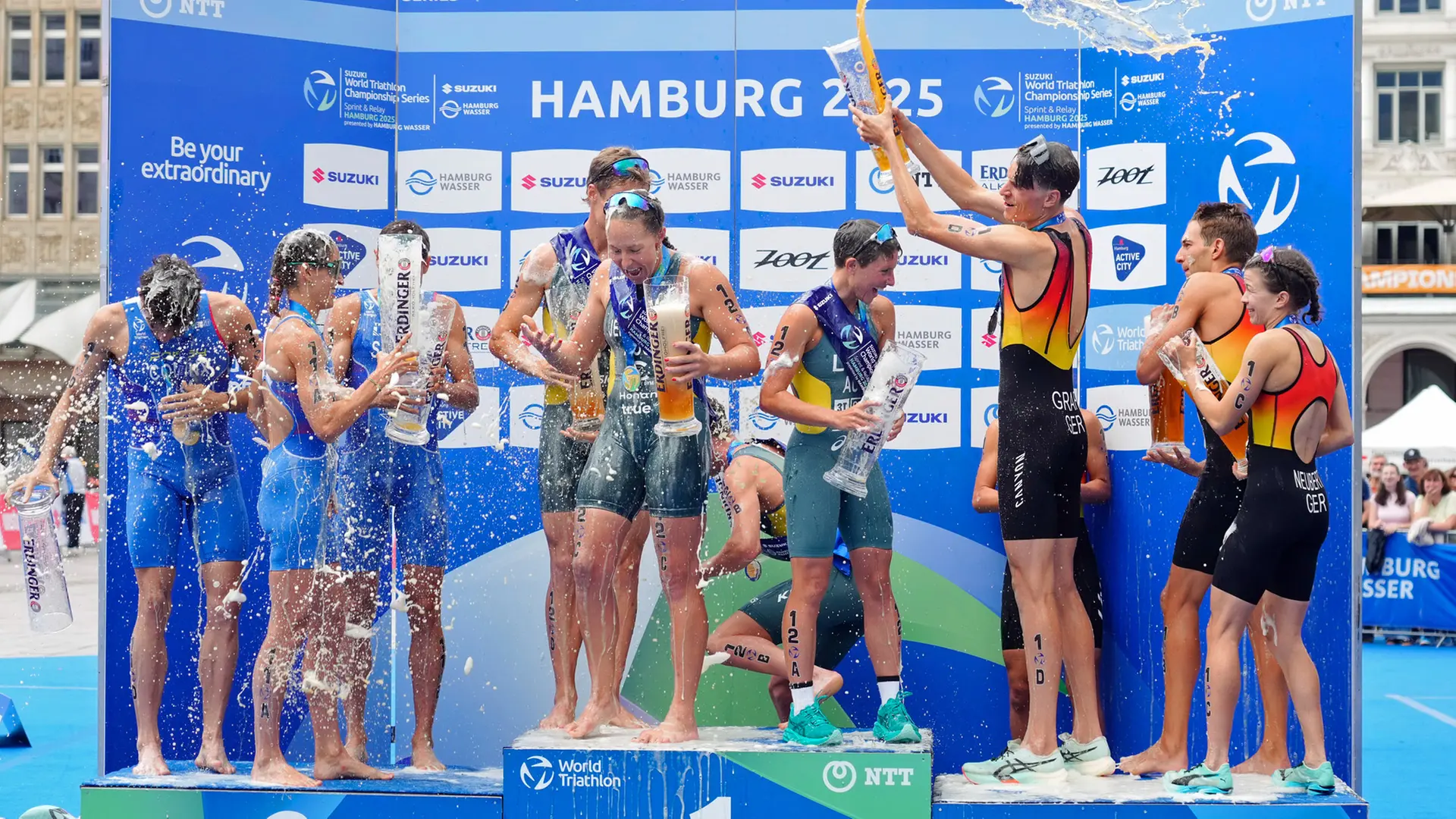 Triathlon in Hamburg: Deutsche Staffel holt WM-Bronze | ndr.de