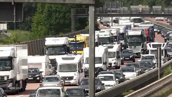 Hamburg: Setzt die Martha-Stiftung Senioren vor die Tür? | ndr.de