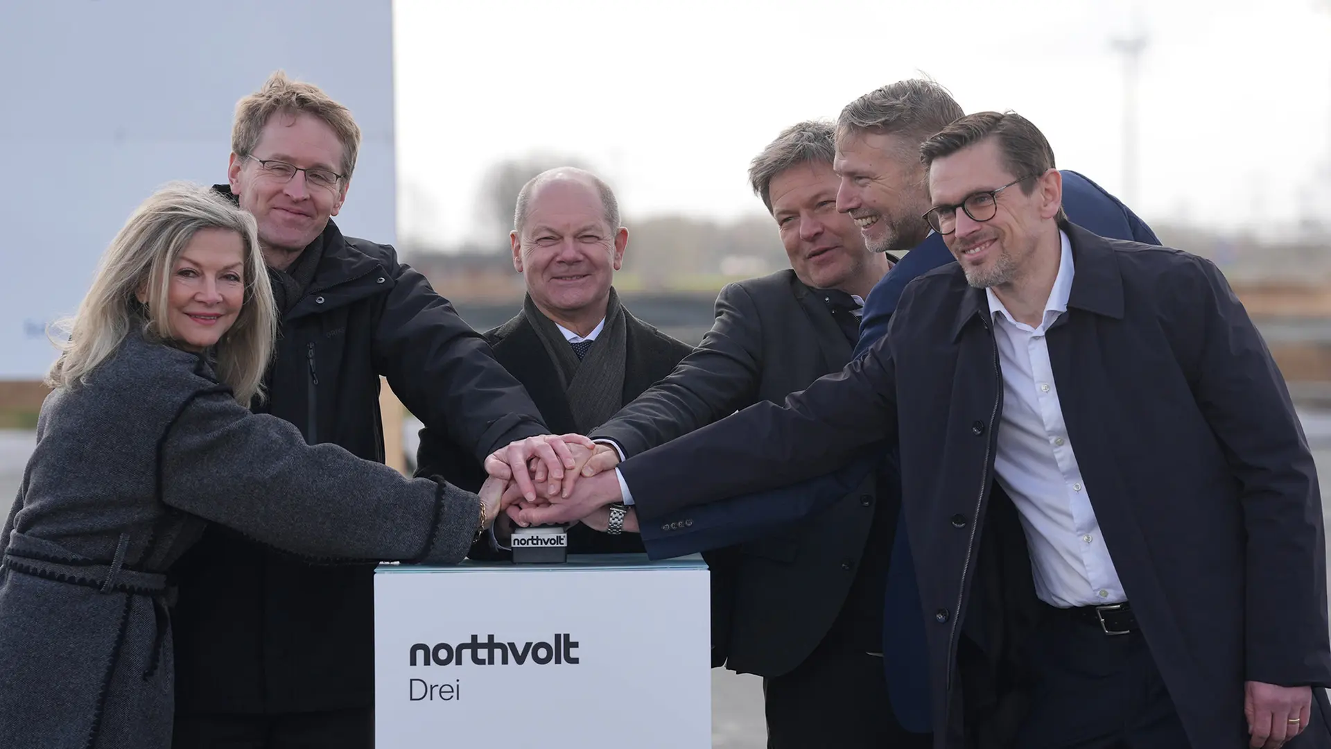 Scholz bei offiziellem Baustart der Northvolt-Batteriefabrik | ndr.de