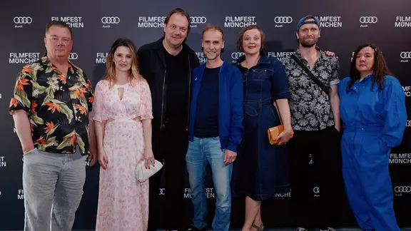 Film "Micha denkt groß" mit Charly Hübner steht in ARD Mediathek | ndr.de