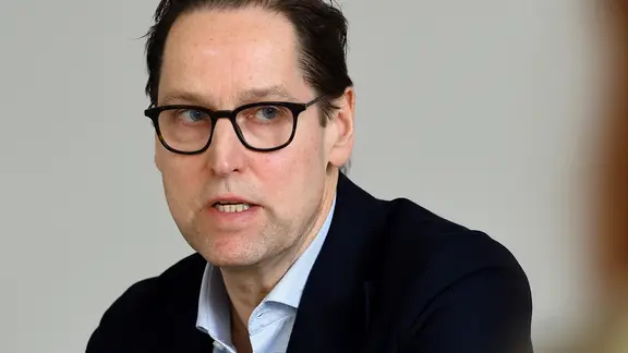 "Survival in the 21st Century": Irritierende Ausstellung ums Überleben ...