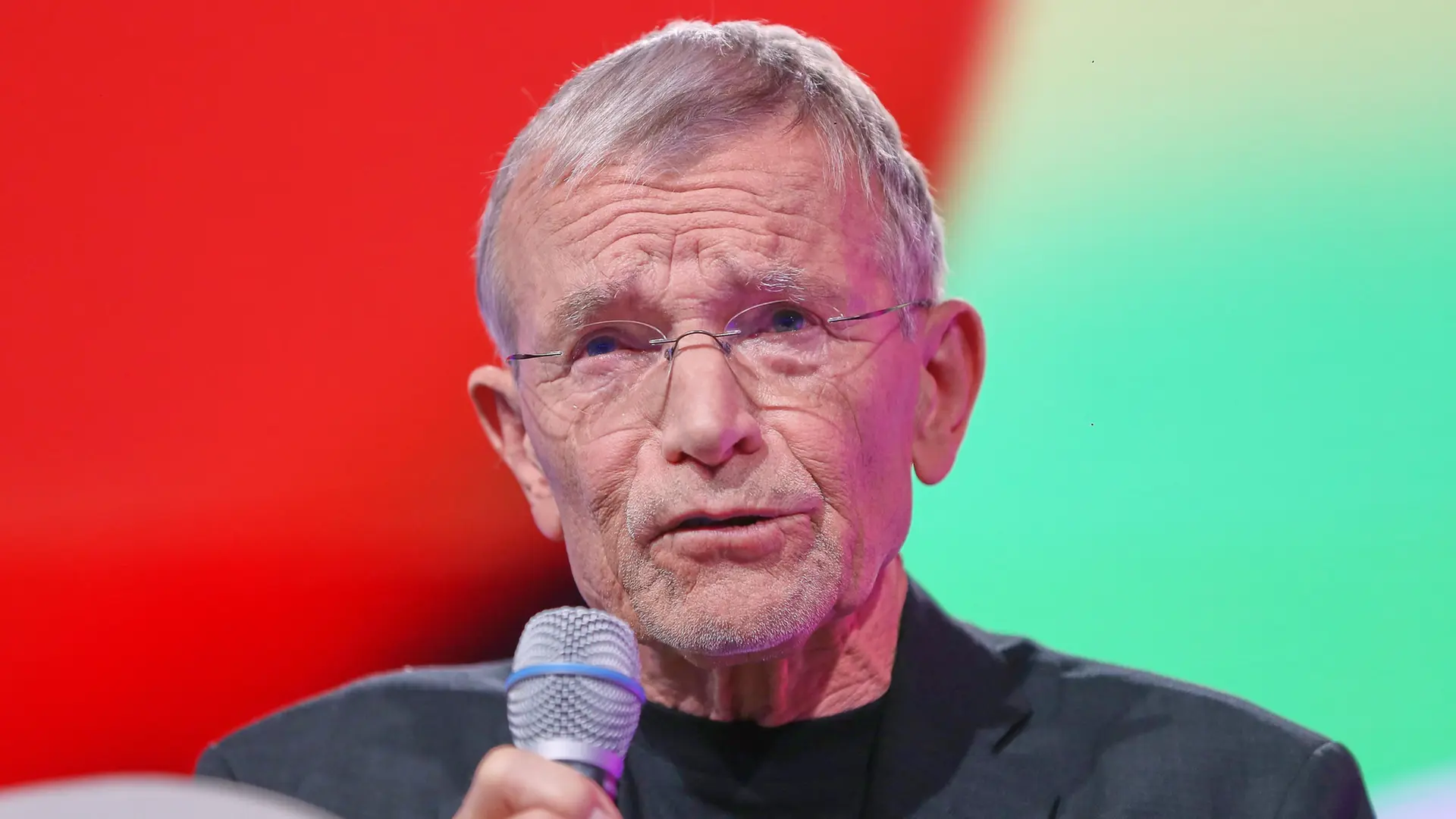 Klaus Hurrelmann: "Pflichtjahr für Senioren hilft Jung und Alt" | ndr.de