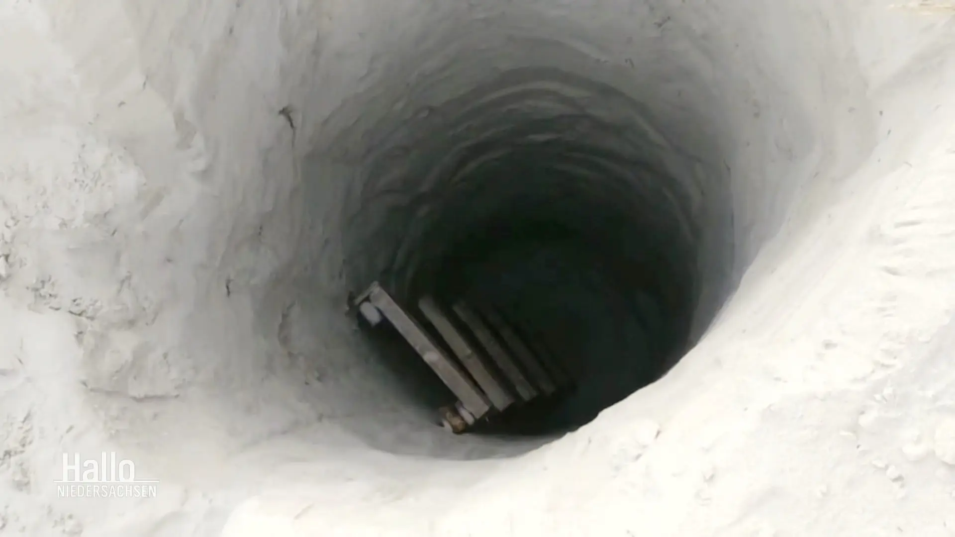 Borkum: Kinder graben bis zu dreieinhalb Meter tiefe Löcher | ndr.de