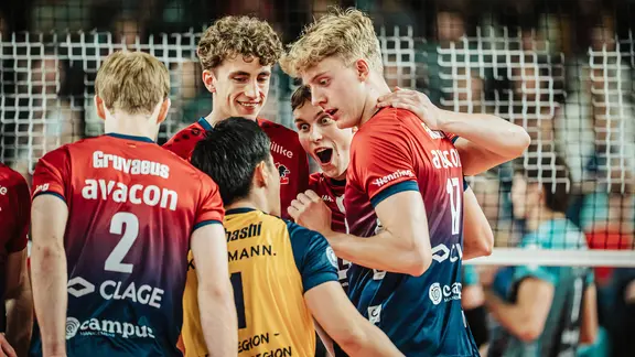 "Lüni bleibt": Aktivisten besetzen Bäume als Protest gegen A39 | ndr.de