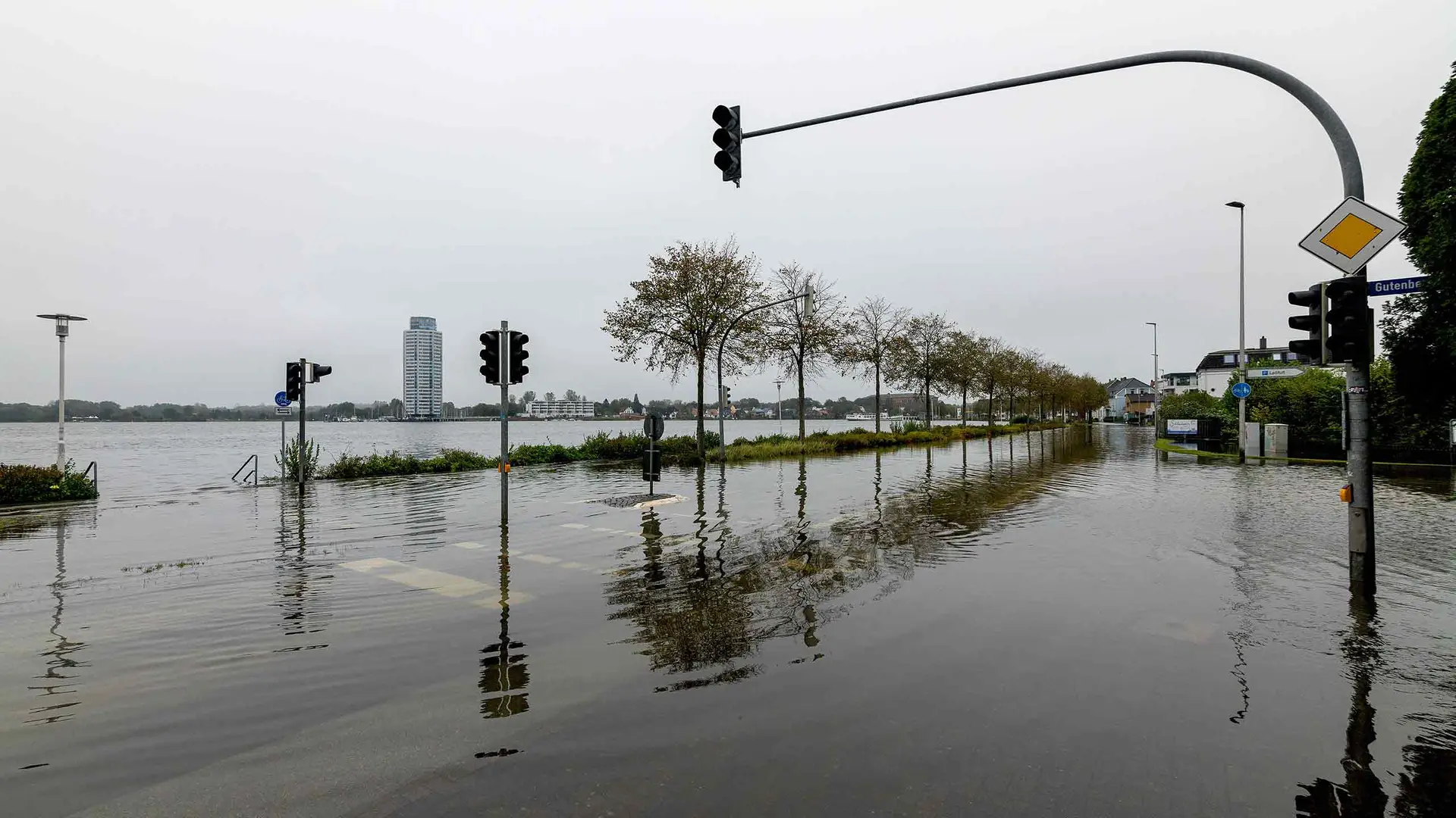 OLG Schleswig stuft Ostsee-Hochwasser 2023 als Sturmflut ein | ndr.de