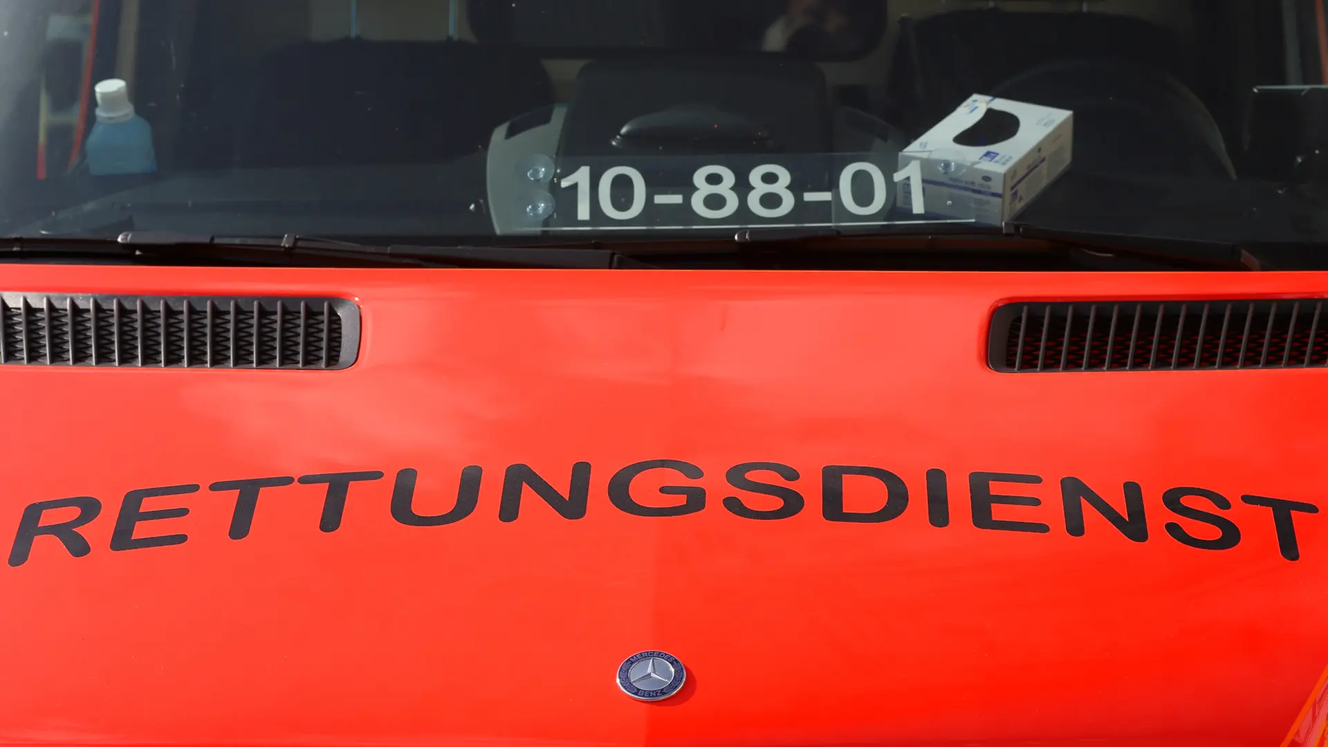 Barsinghausen: Mann landet mit Krankenfahrstuhl im Graben | ndr.de