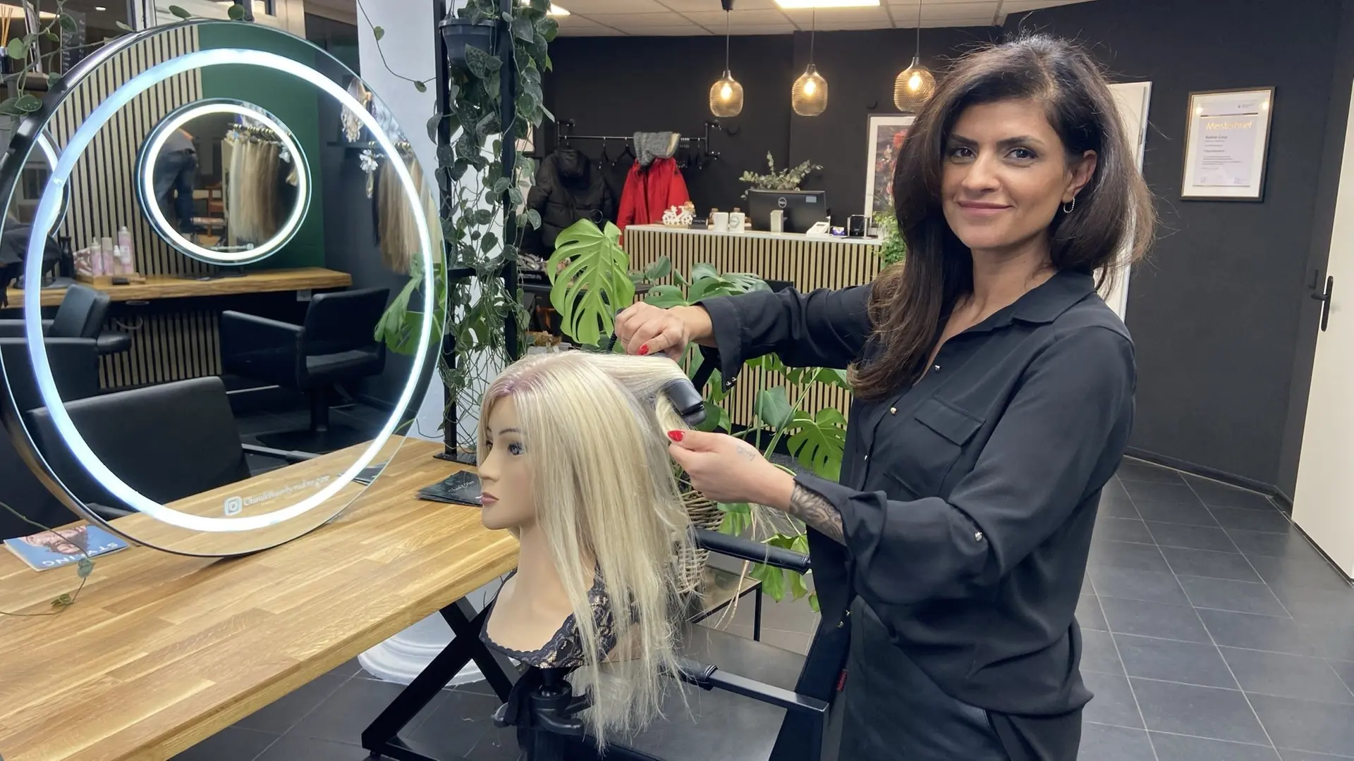 Von Syke nach New York: Friseurin arbeitet bei der Fashion Week | ndr.de