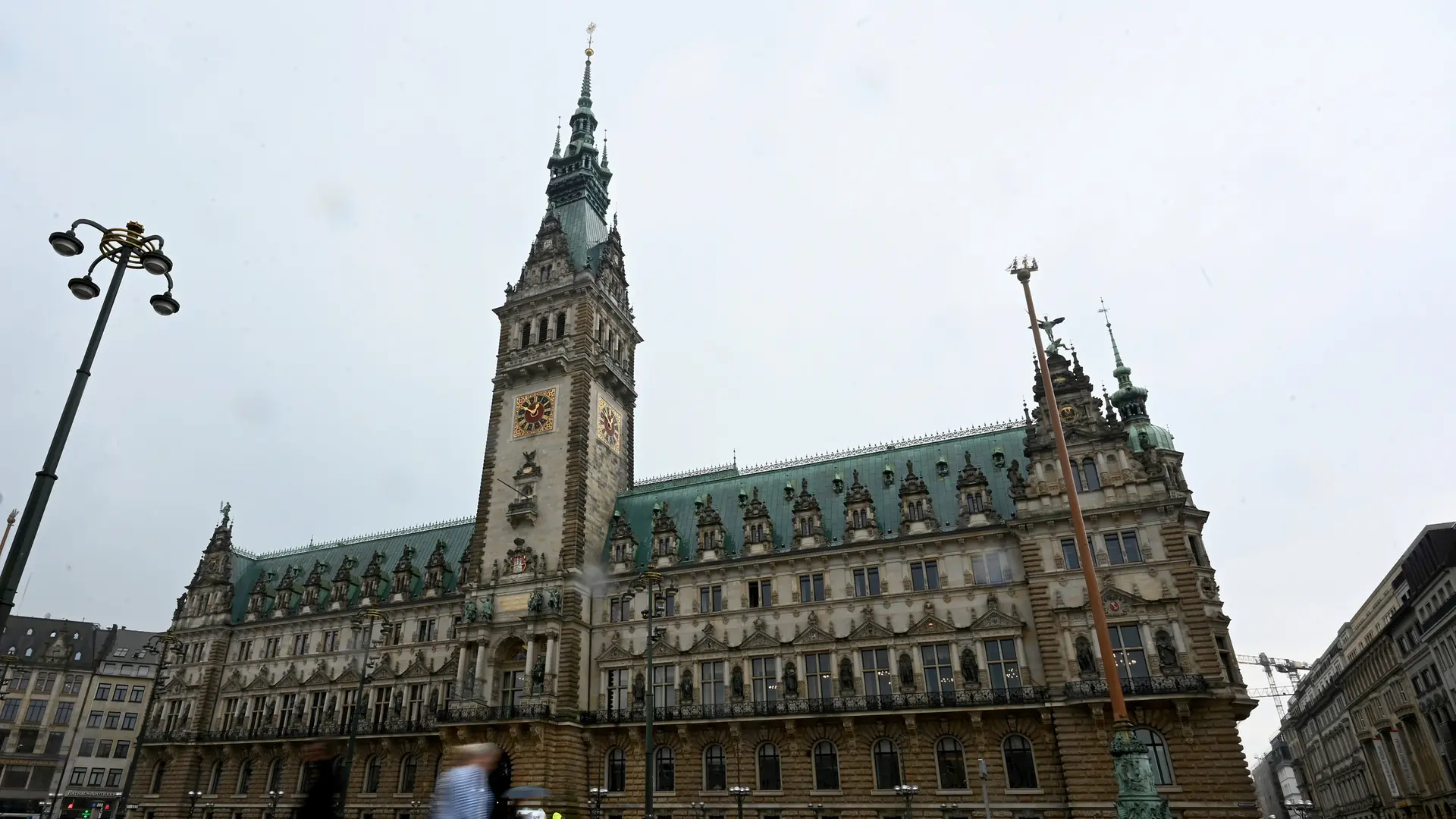 Sondervermögen Verkehrsprojekte: Senat will neue Schulden aufnehmen ...