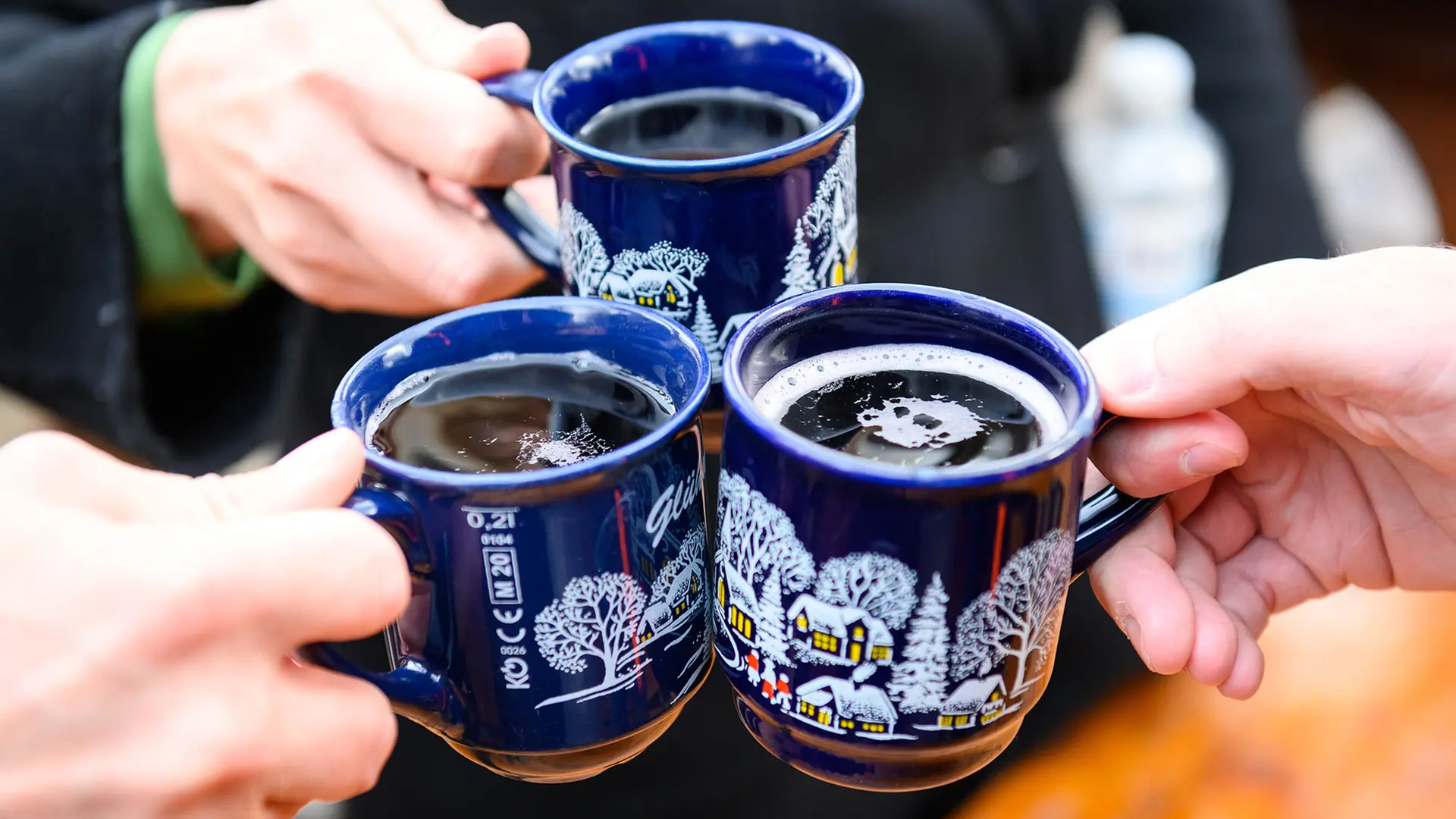 Weihnachtsmärkte starten: Eröffnung des Wandsbeker Winterzauber | ndr.de