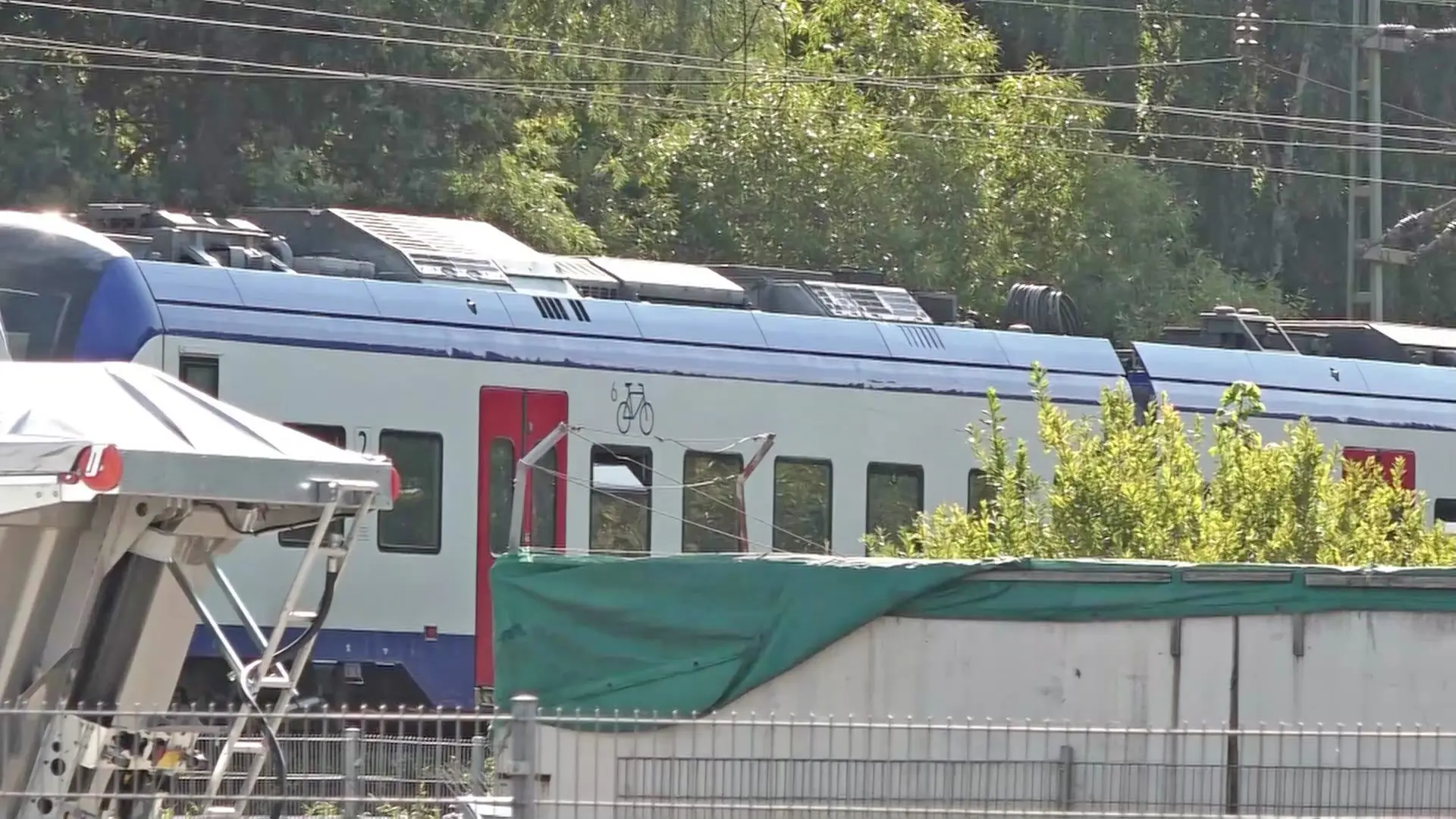 Tödlicher Zugunfall in Bremen: Ermittlungen gegen Schrankenwärter | ndr.de