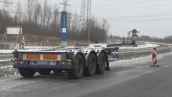 Brand auf Autofrachter: Schiff liegt manövrierunfähig vor Borkum | ndr.de