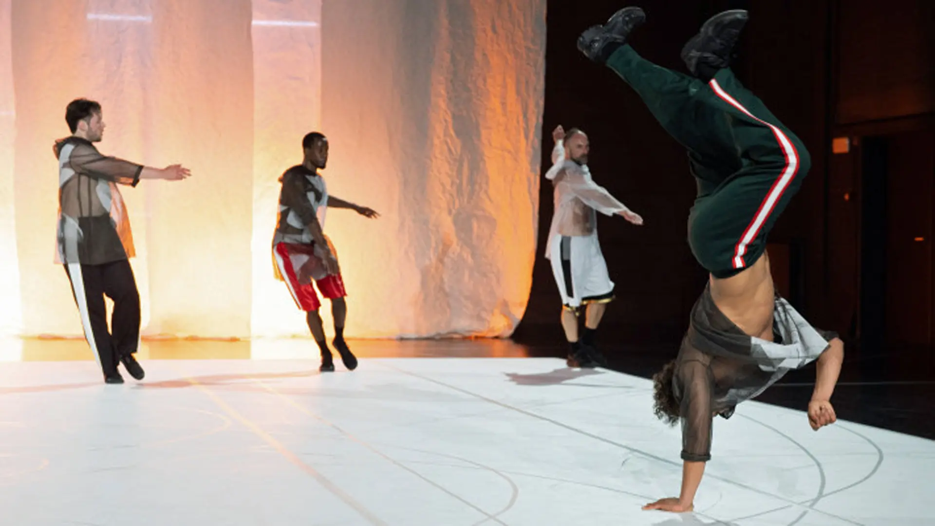 Real Dance: Stück zur Klimakrise eröffnet Tanzfestival in Hannover | ndr.de