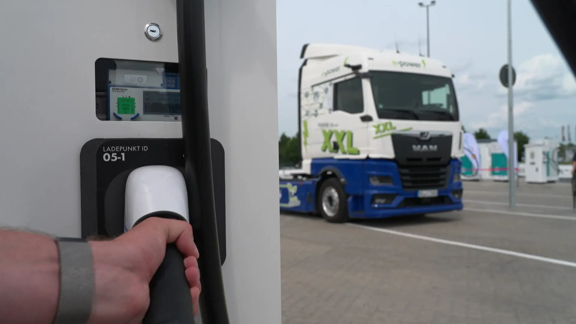 A2 bei Lehre: Neuer Megawatt-Ladepark für Elektro-Lkw eröffnet | ndr.de