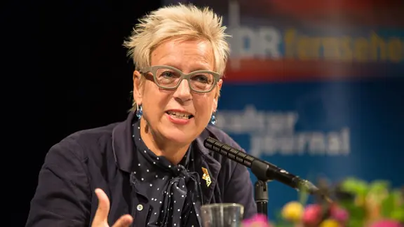 Komödien nah am Leben: Doris Dörrie feiert 70. Geburtstag | ndr.de