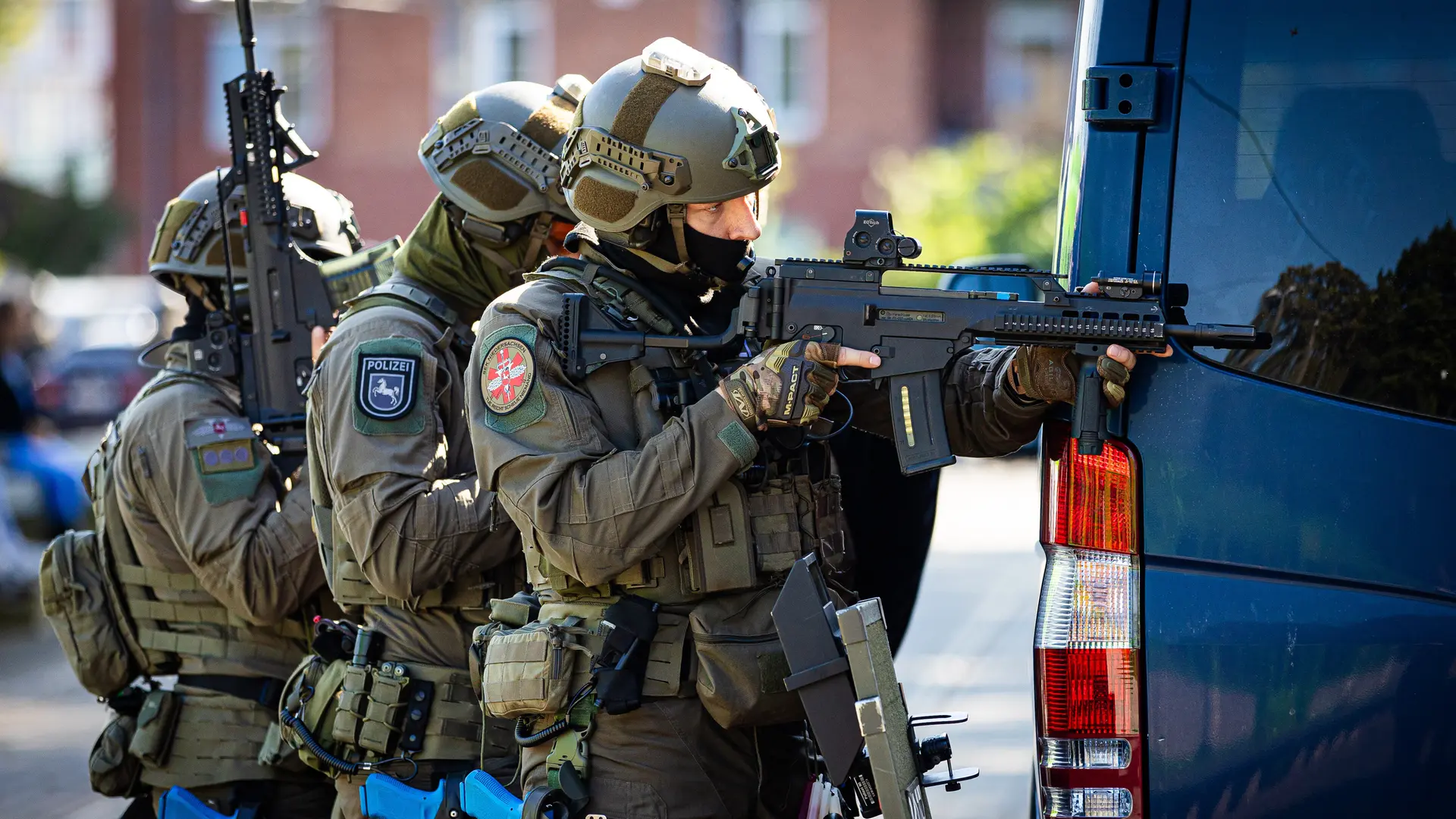 Hannover: Schuss in Stöcken - SEK stürmt falsche Wohnung | ndr.de