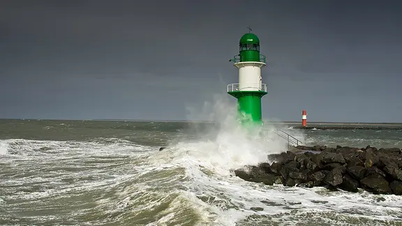 Sturmtief "Joshua" zieht ab: Sturmböen an Nord- und Ostsee möglich | ndr.de