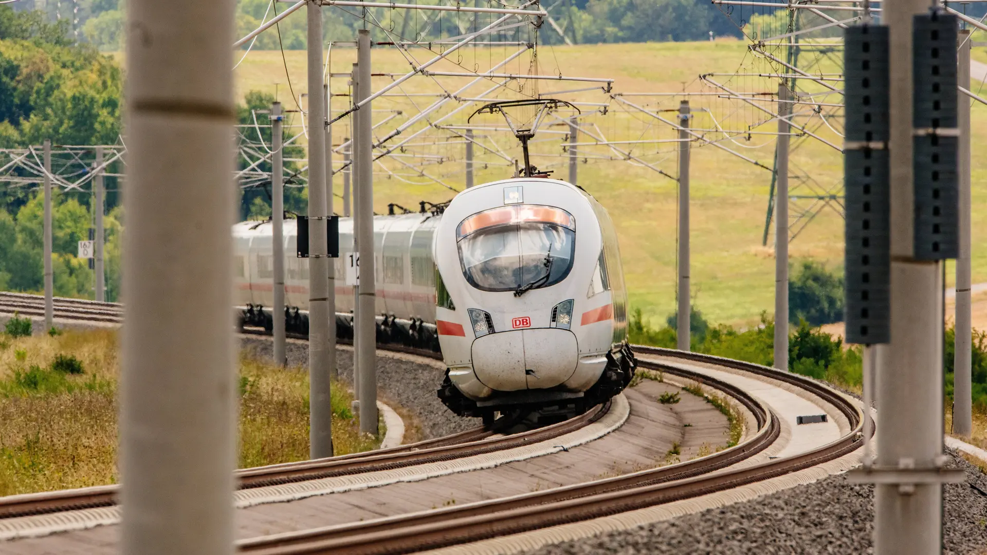Generalsanierung: Teures Projekt auf Kosten der Bahnreisenden? | ndr.de