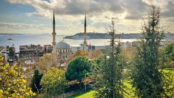 Istanbul - Dorfgefühle, Dampf und Drag | ndr.de