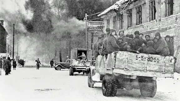 Flucht aus Ostpreußen: "Es war alles noch viel grausamer" | ndr.de
