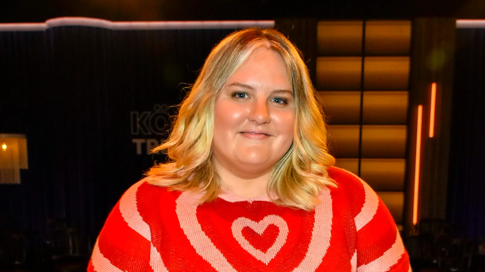 Autorin Giulia Becker: "Mit Scheitern kenne ich mich aus" | ndr.de