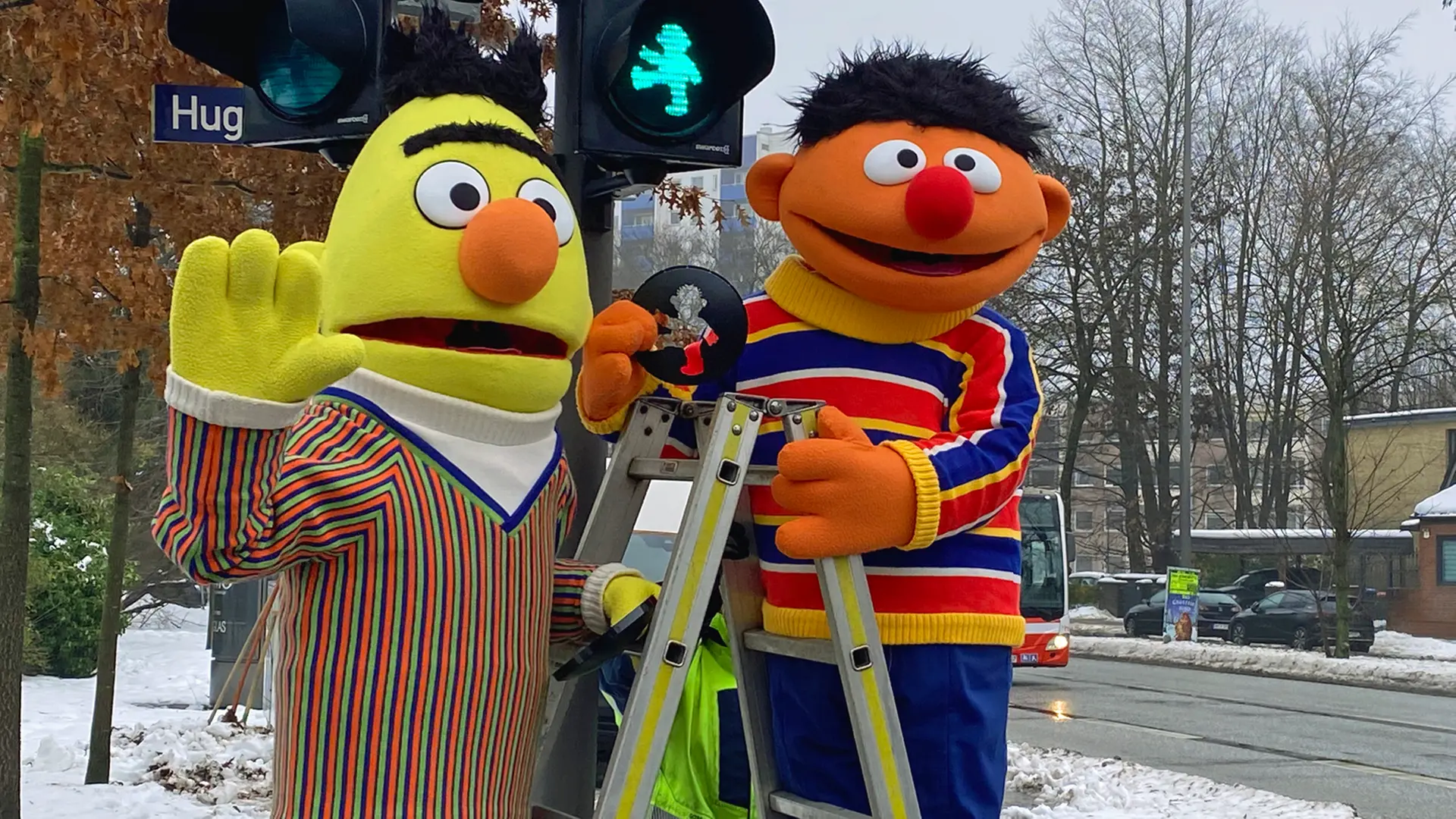 Freunde fürs Leben: Ernie und Bert als Ampelmännchen | ndr.de