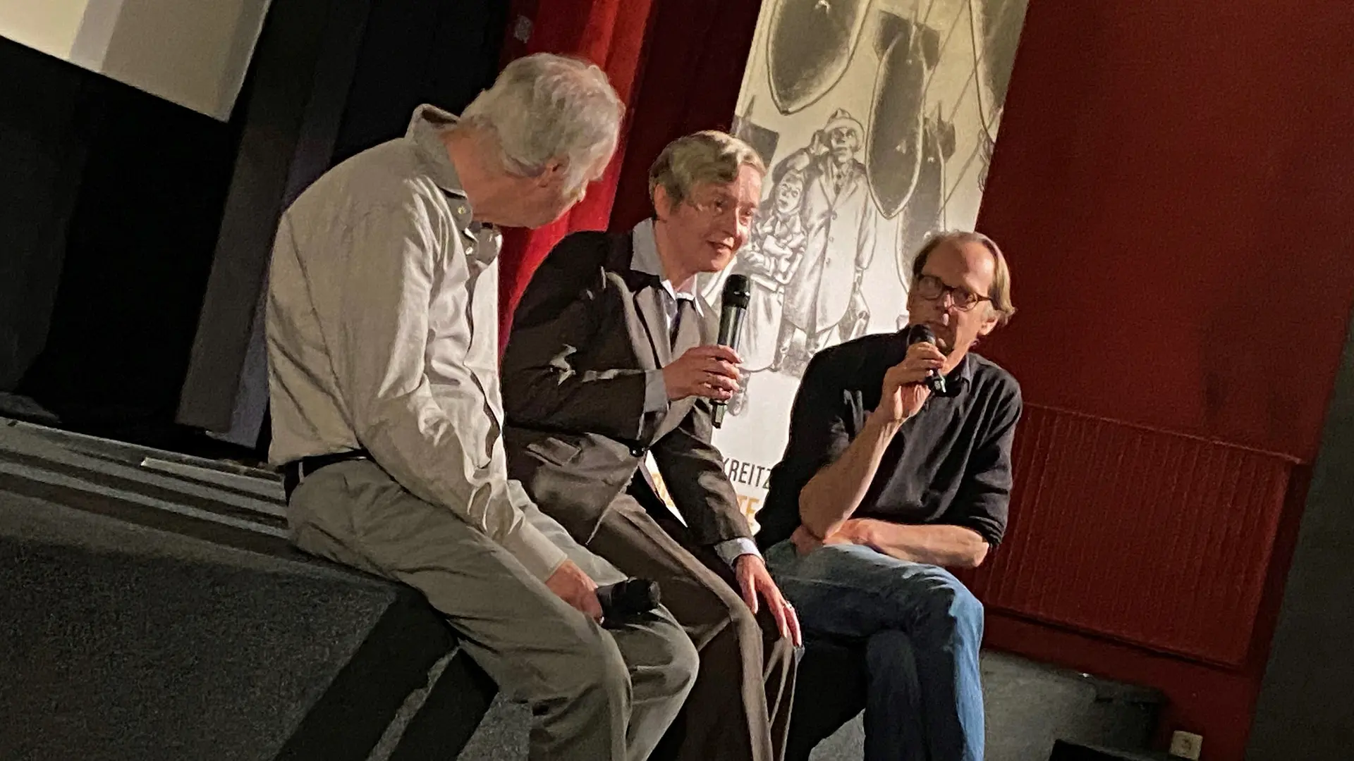 Isabel Kreitz stellt fesselnden Comic-Roman aus der NS-Zeit vor | ndr.de