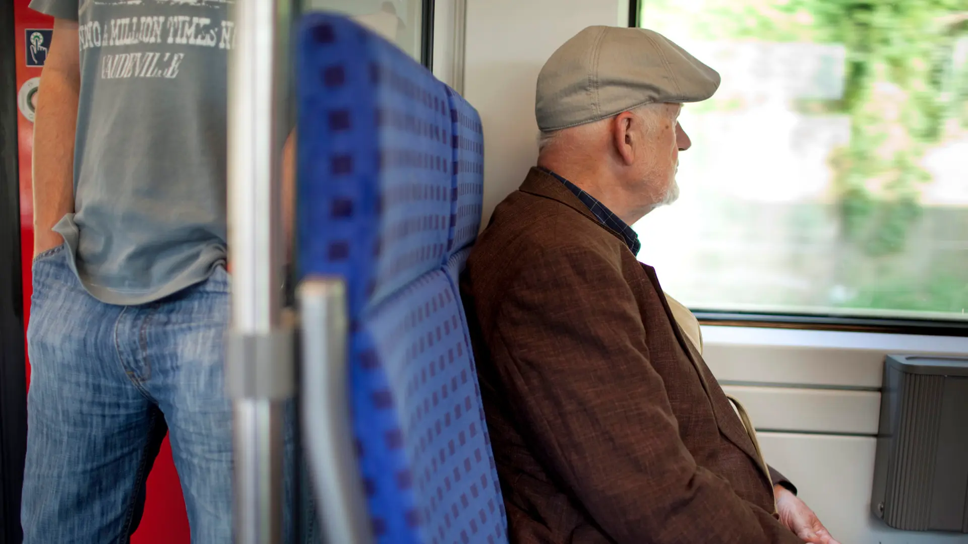 Bürgerschaft will günstiges Seniorenticket in Hamburg | ndr.de