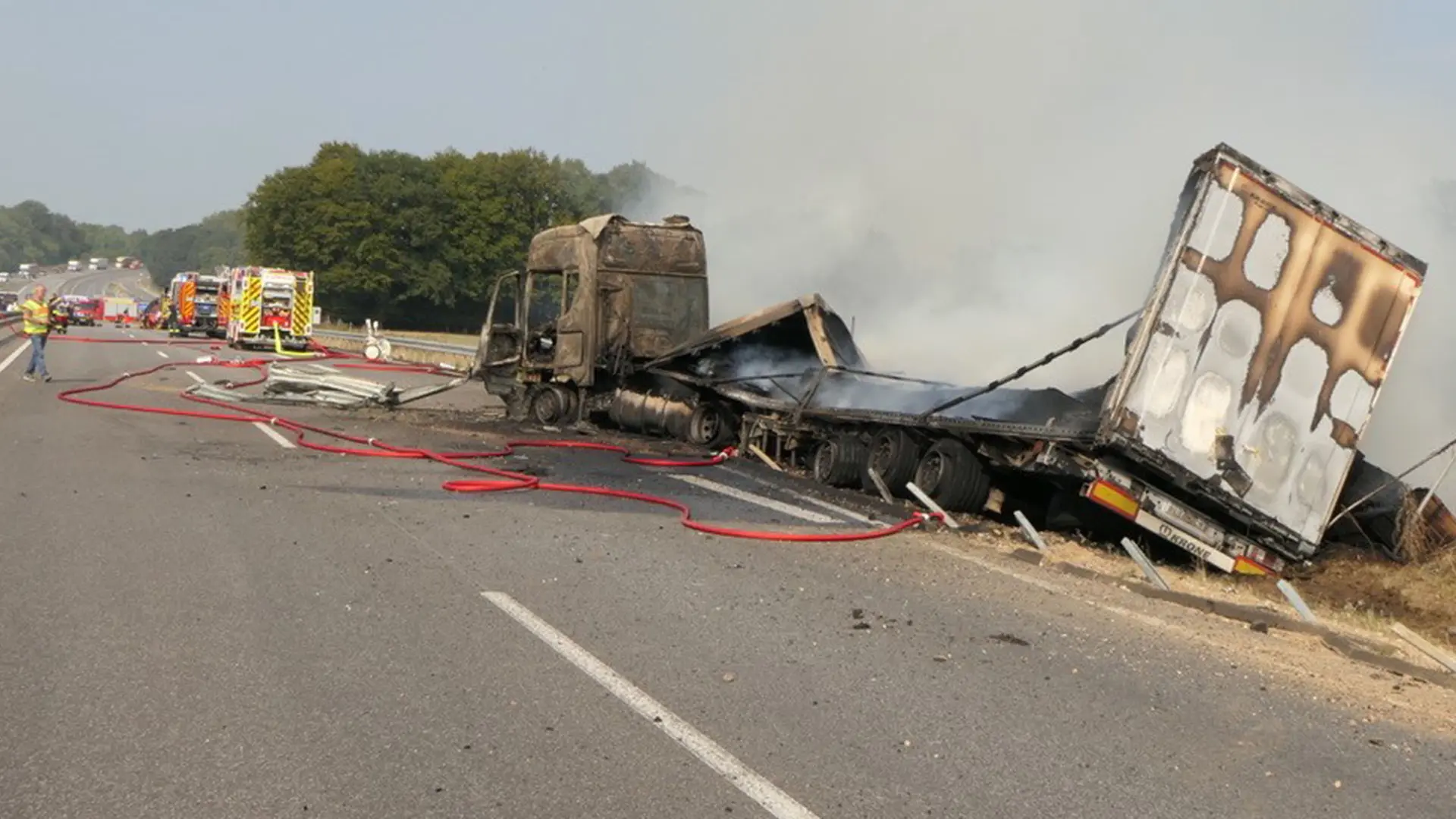 Nach Lkw-Brand bei Leezen: A21 wieder komplett frei | ndr.de