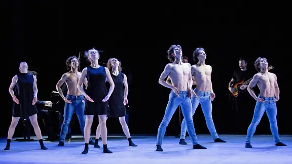 Terrorangriff der Hamas: Ausstellung erinnert an Carolin Bohl | ndr.de