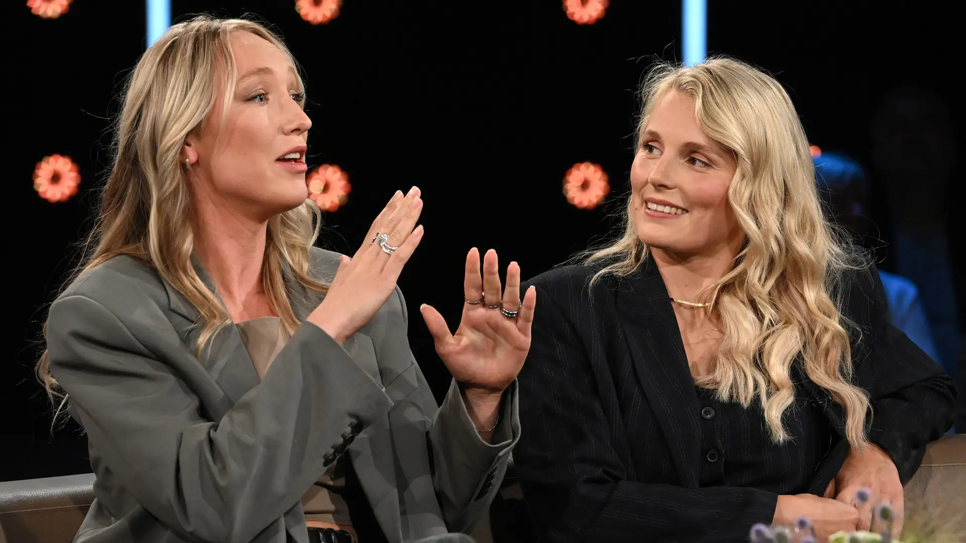 Podcasterinnen Leonie Bartsch und Linn Schütze | ndr.de