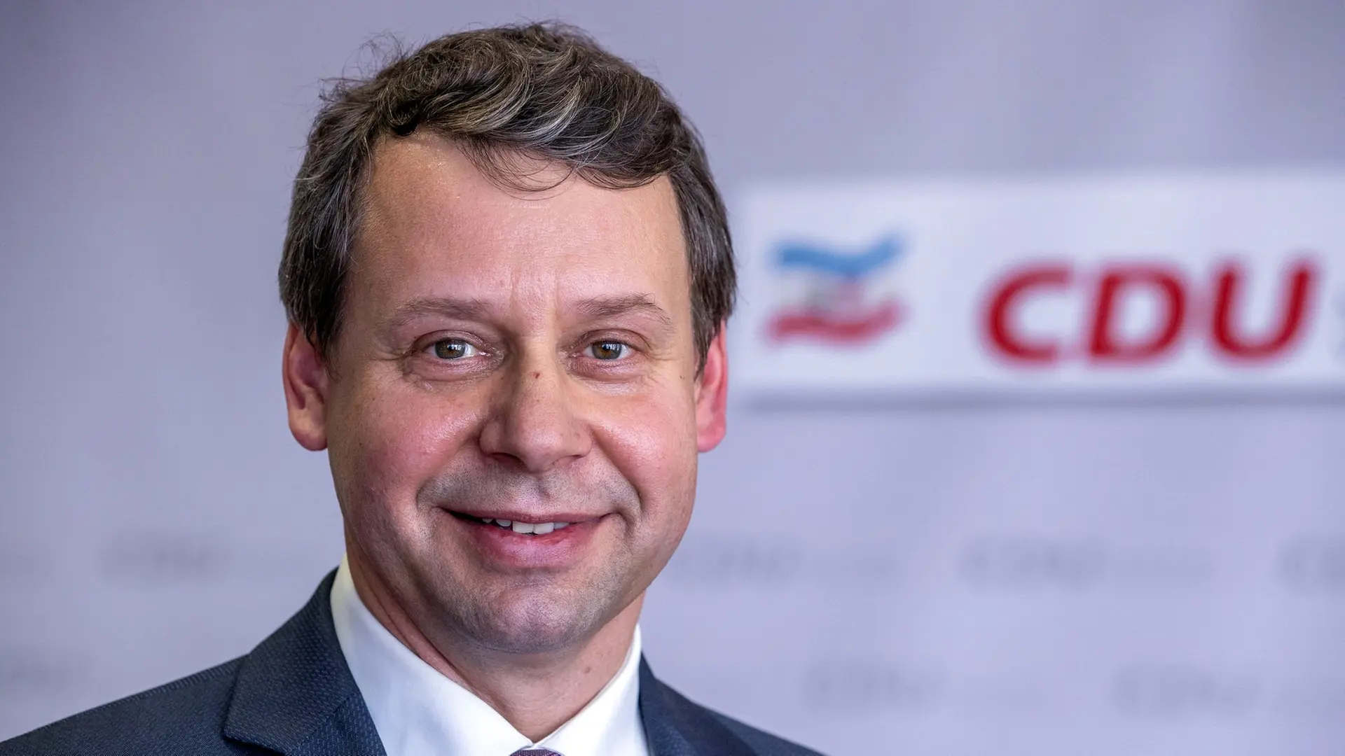 Vorpommern-Greifswald: Michael Sack bleibt Landrat | ndr.de