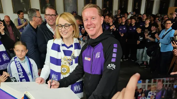 Lila-weiße Fußballparty: Osnabrück im Aufstiegs-Rausch | ndr.de