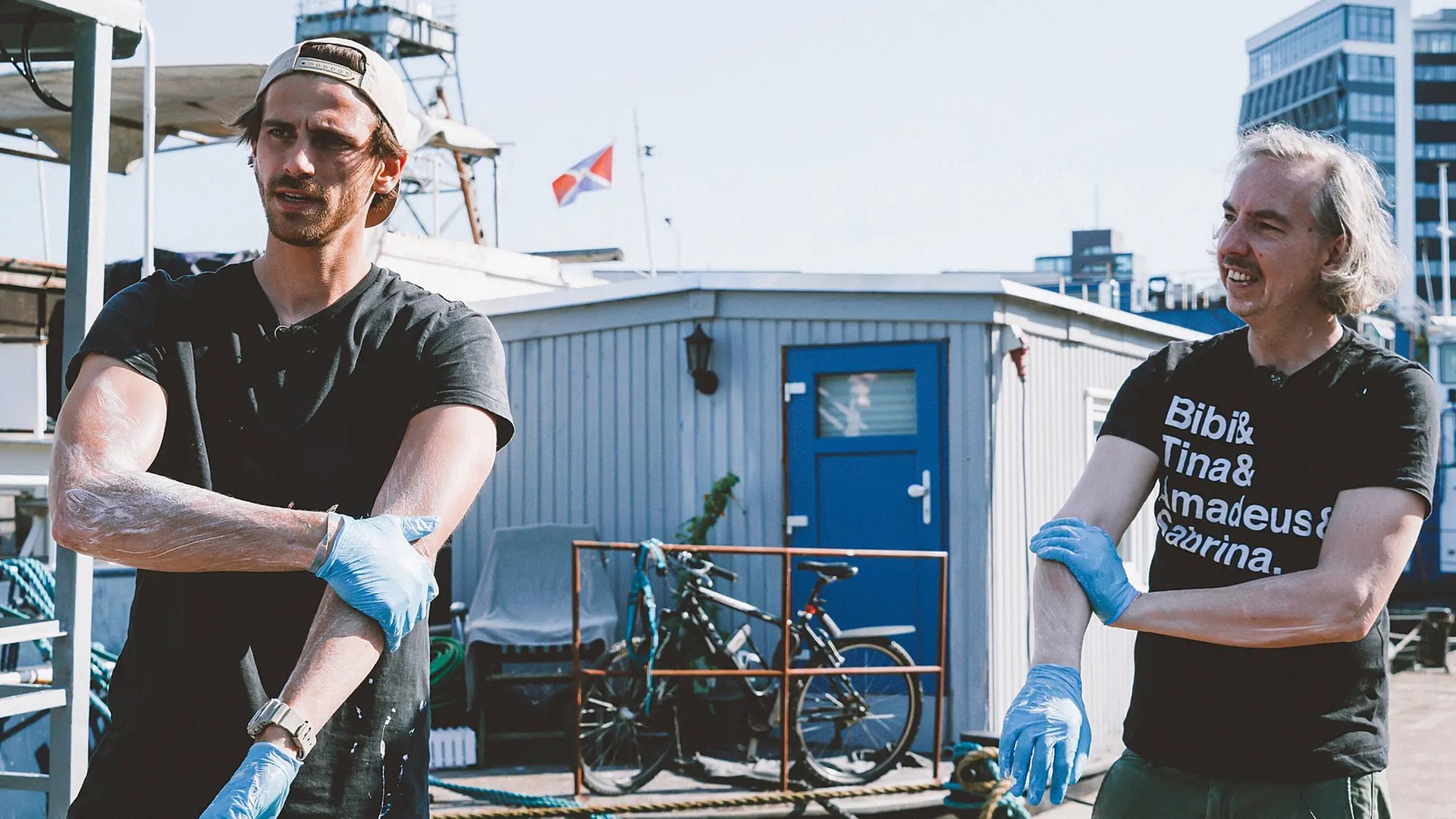 Fynn Kliemann und Olli Schulz haben Gabriel-Hausboot verkauft | ndr.de