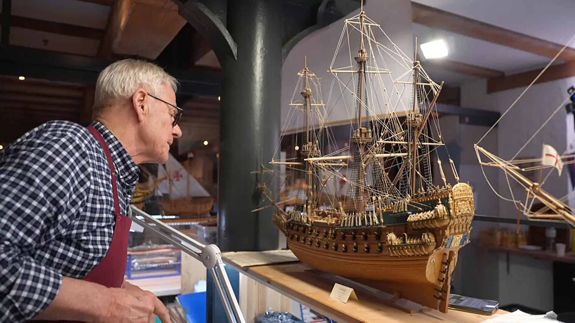 Schiff Ahoichen! Die Modelbauer vom Maritimen Museum | ndr.de