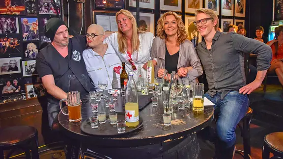 Zwick in Hamburg: Promis und Stars fühlen sich wohl | ndr.de